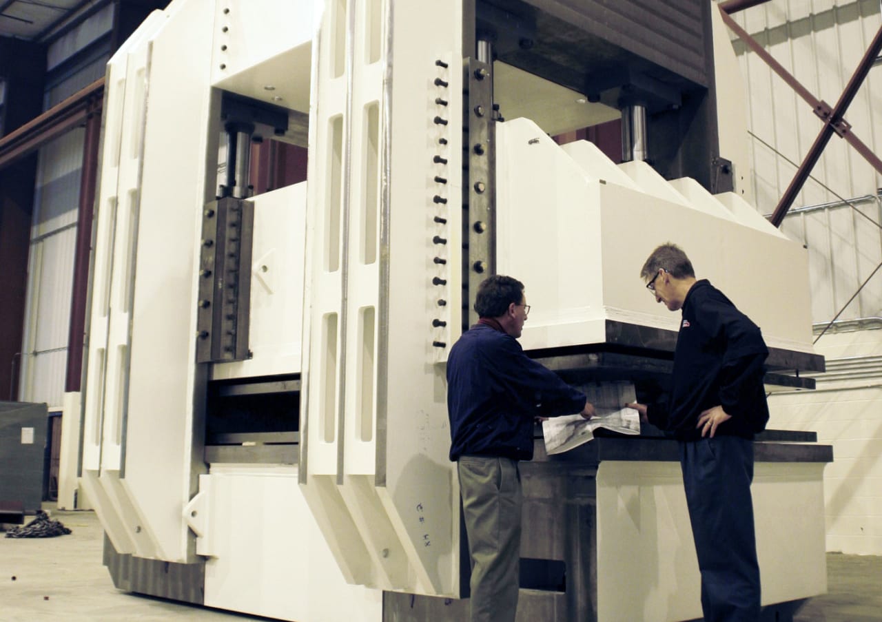 Hydraulic Press Manufacturer in Erie, PA | Laminates & More